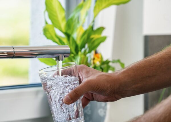 Chromium-6 in Drinking Water: Health Risks + Filtration Options